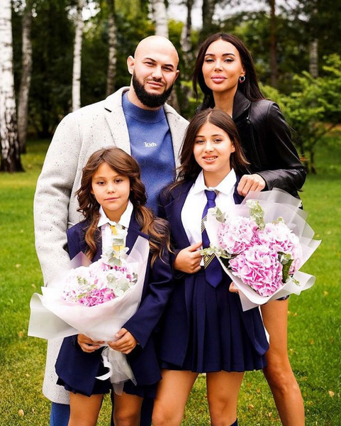 Дочь Барановской, сын Меладзе, дети Бородиной: звездные наследники на школьной линейке | STARHIT