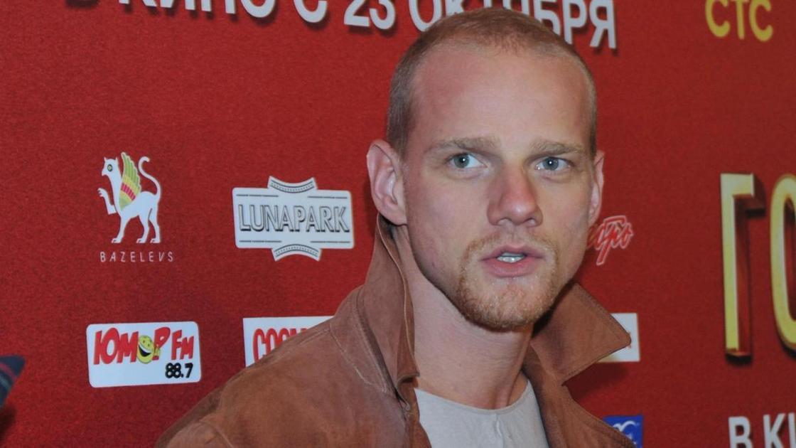 Еще один лысый русский в Голливуде: Колокольников подвинул Биковича и снялся в «Белом лотосе ...