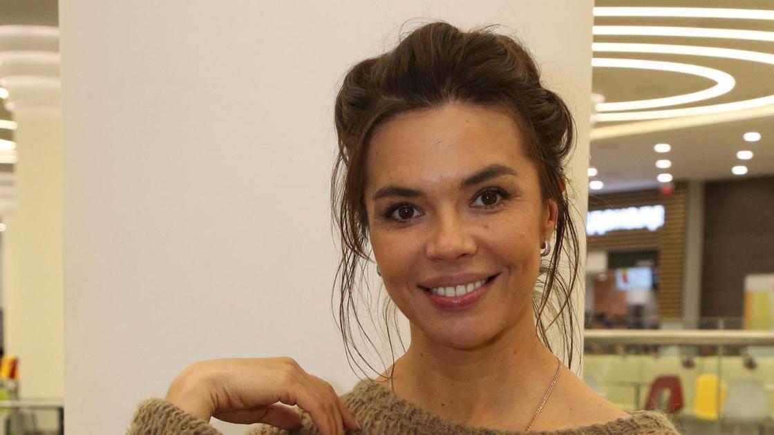 Ниже по статусу, бросил в беременность, жил в ее квартире: Карина Зверева рассказала об отце ...